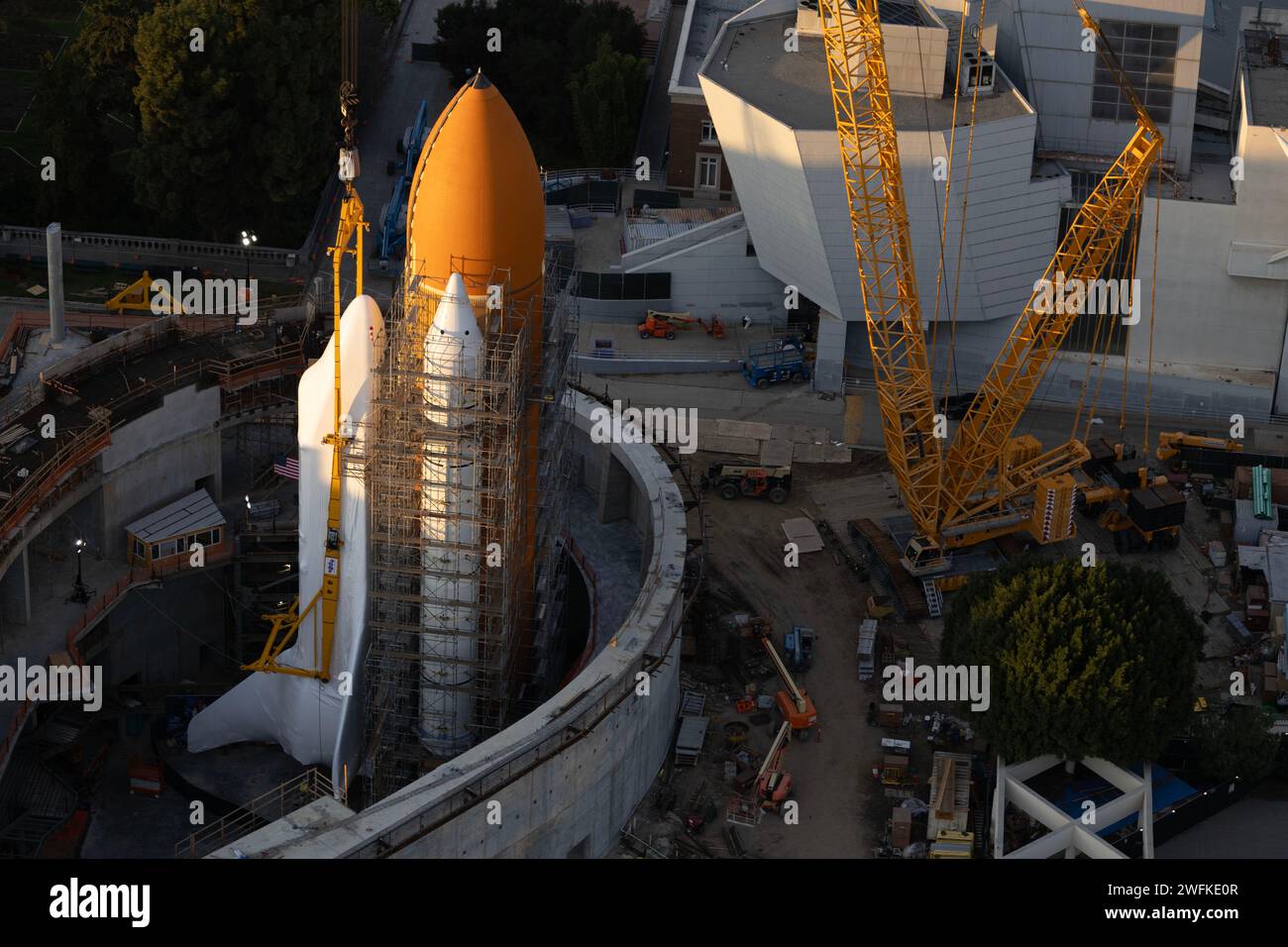 Los Angeles, USA. 14th Dec, 2023. The space shuttle Endeavour is ...