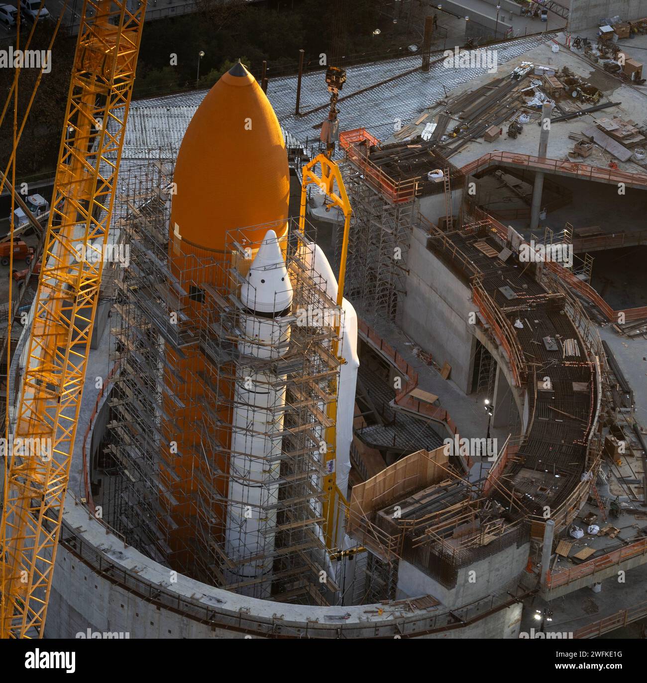 Los Angeles, USA. 14th Dec, 2023. The space shuttle Endeavour is ...