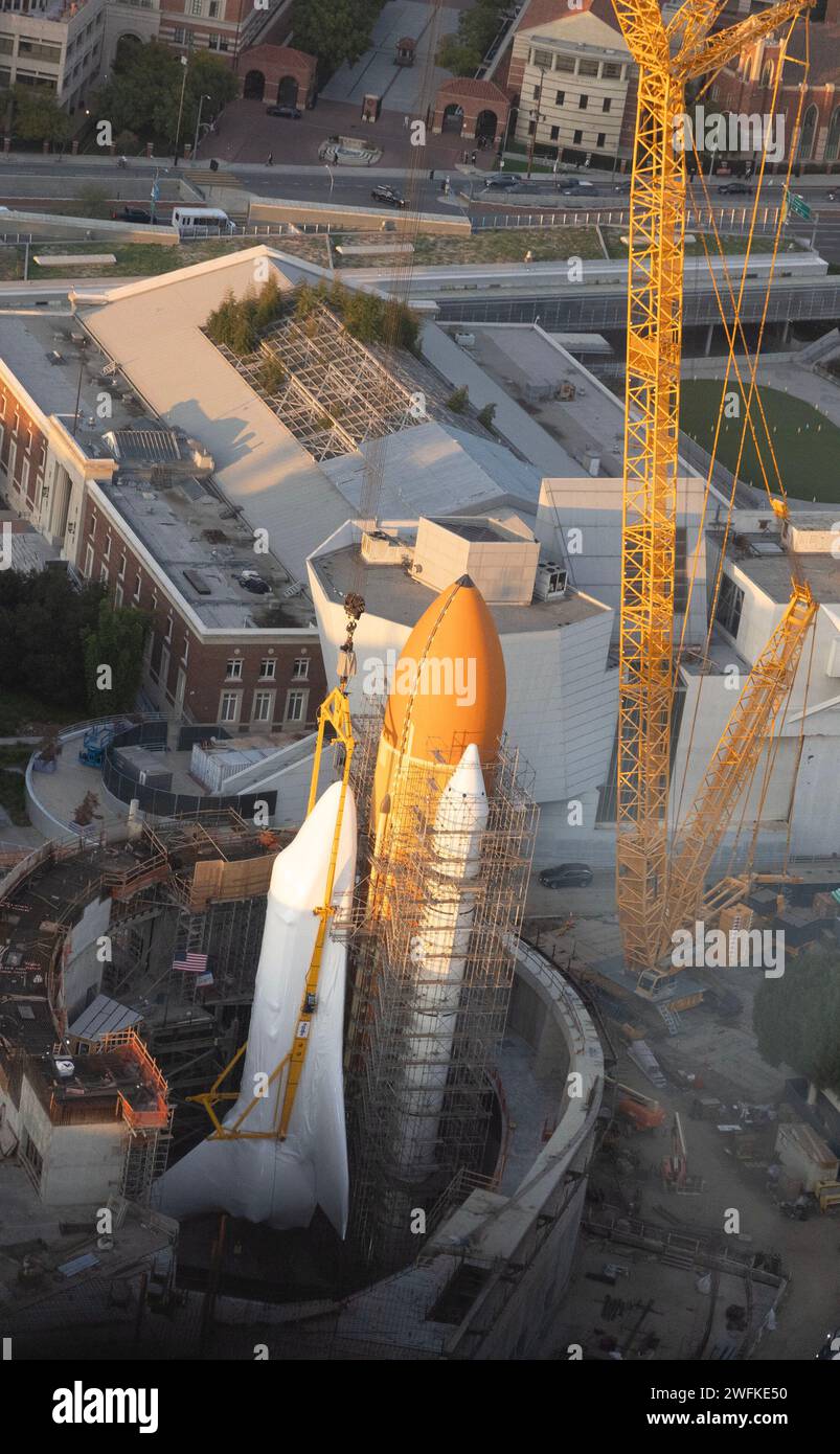 Los Angeles, USA. 14th Dec, 2023. The space shuttle Endeavour is ...
