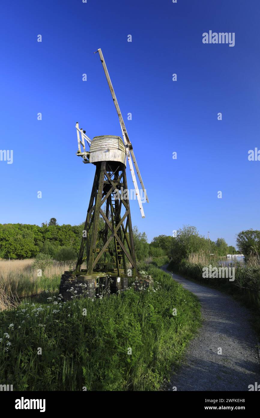 The Boardsmans Mill drainage windmill, How Hill Staithe, Norfolk Broads ...