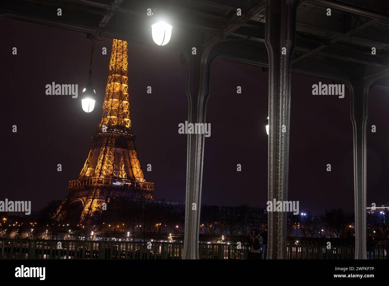 Pont de Bir-Hakem et Tour Eiffel Stock Photo - Alamy