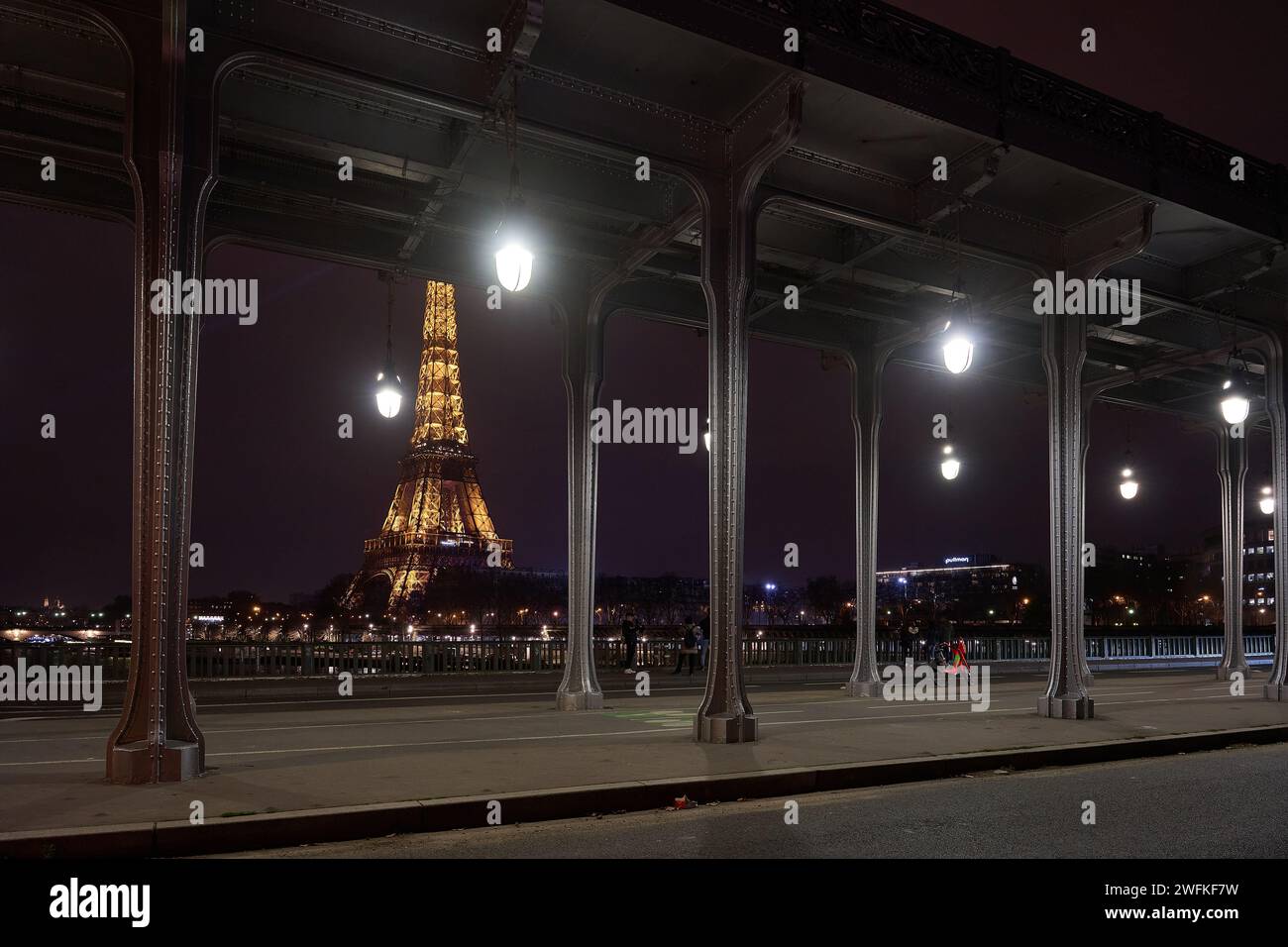 Pont de Bir-Hakem et Tour Eiffel Stock Photo - Alamy