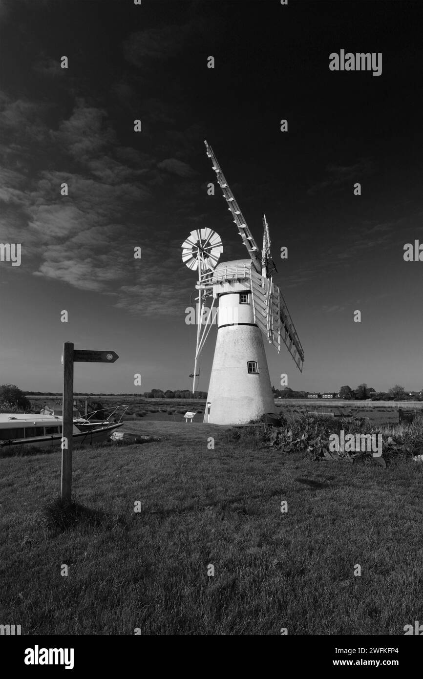 View of Thurne windmill on the river Thurne, Norfolk Broads National ...