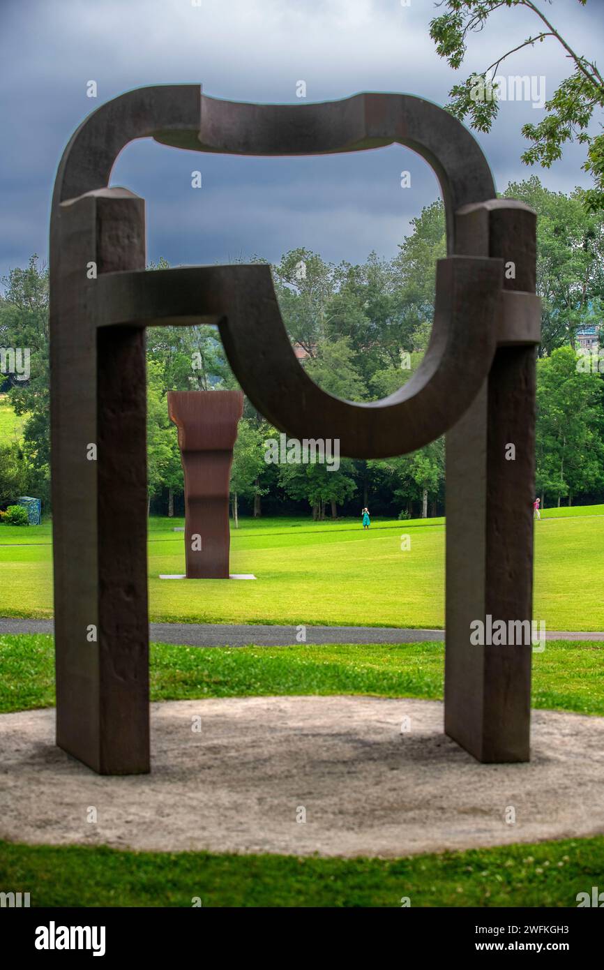 The Chillida-Leku Museum, sculptures in gardens and forests of the ...