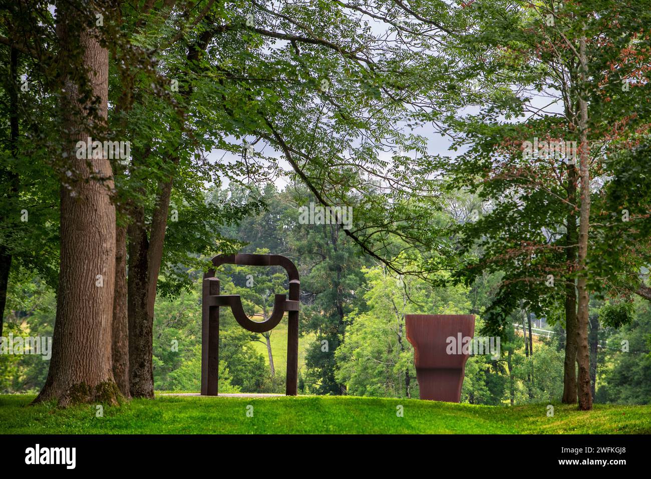 The Chillida-Leku Museum, sculptures in gardens and forests of the ...