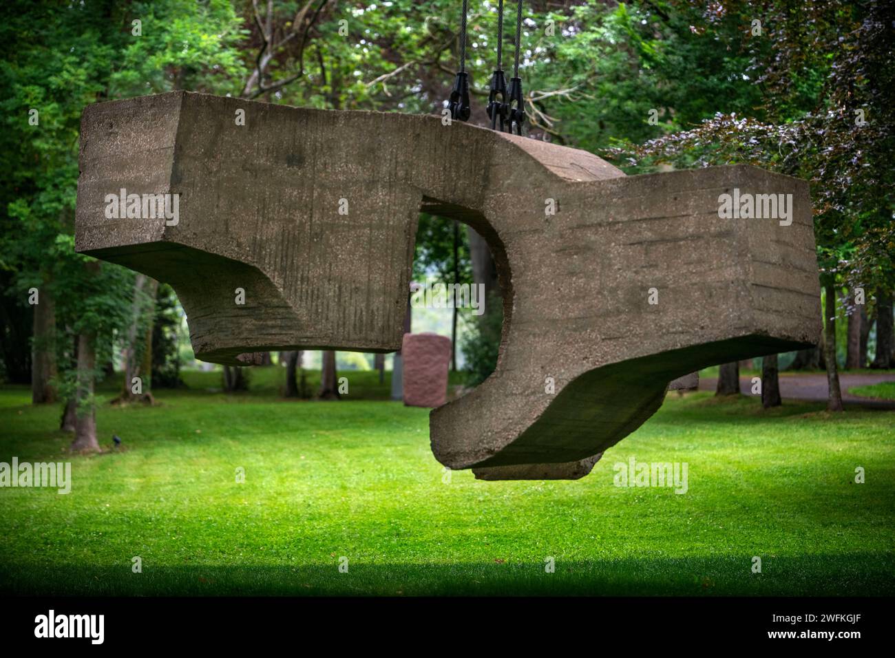 Lugar de Encuentros IV The Chillida-Leku Museum, sculptures in gardens ...