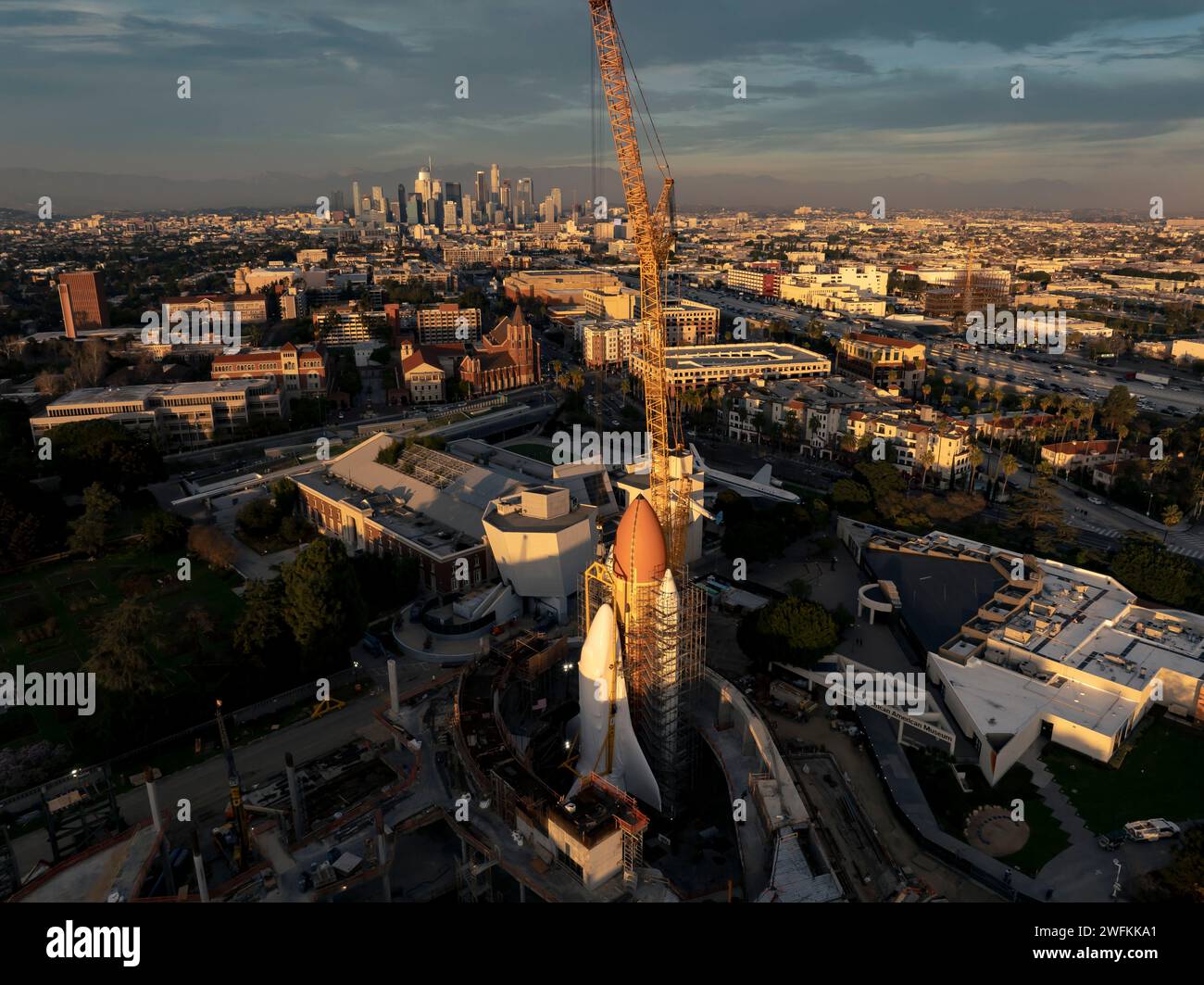 Los Angeles, USA. 30th Jan, 2024. Space Shuttle Endeavour being lifted ...