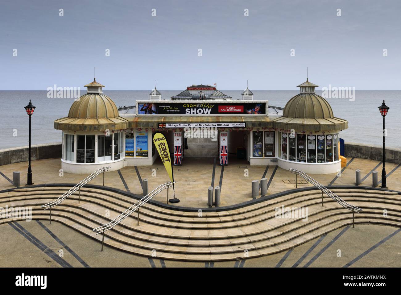 The promenade and Pavilion Theatre Pier at Cromer town, North Norfolk ...