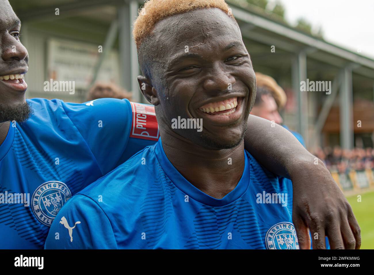 Manchester united playing football hi-res stock photography and images ...