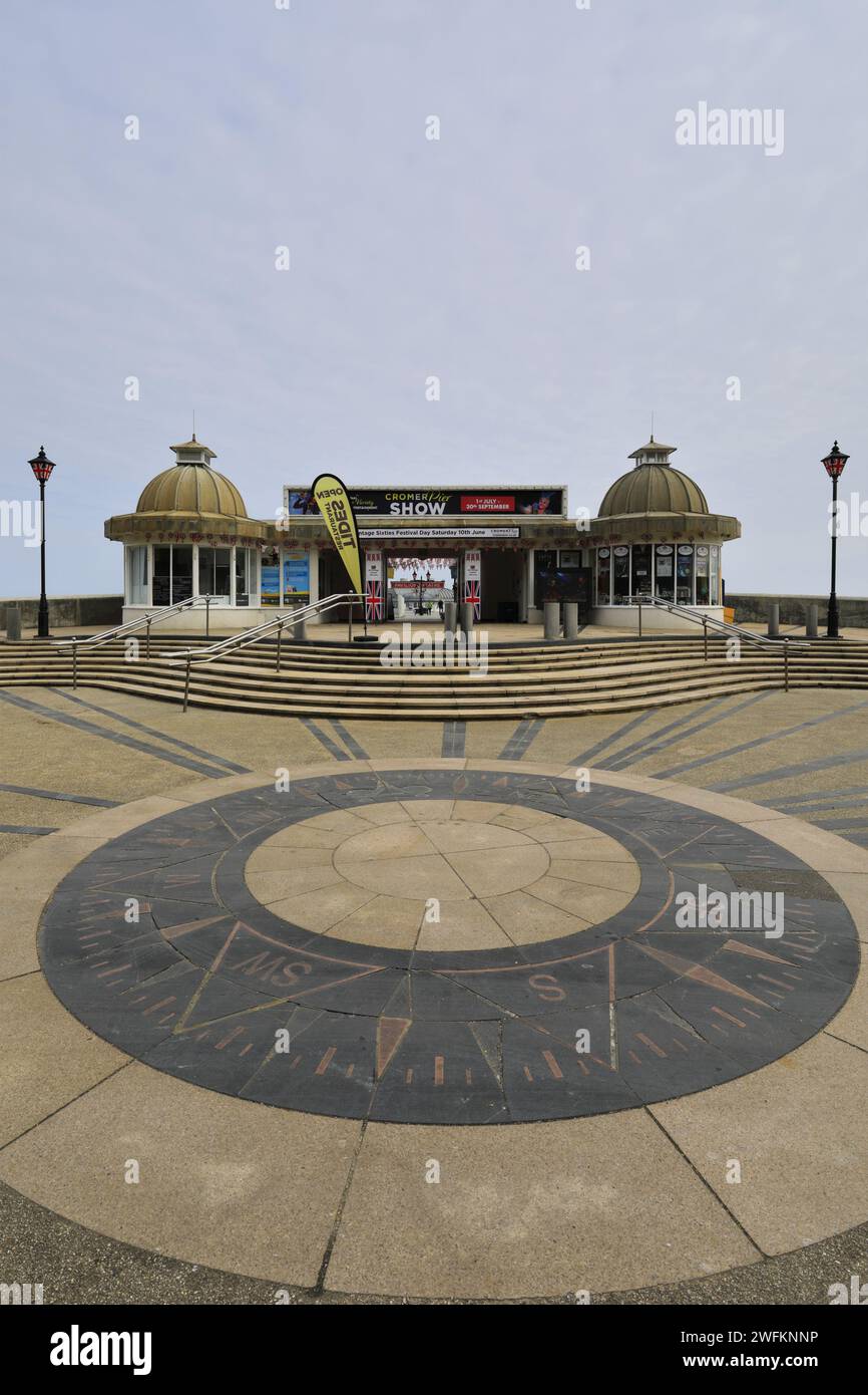 The promenade and Pavilion Theatre Pier at Cromer town, North Norfolk ...
