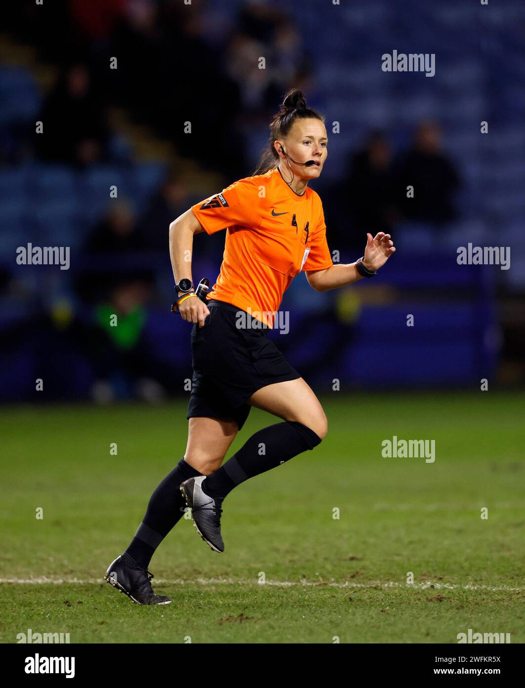 Referee Rebecca Welch during the Sky Bet Championship match at ...