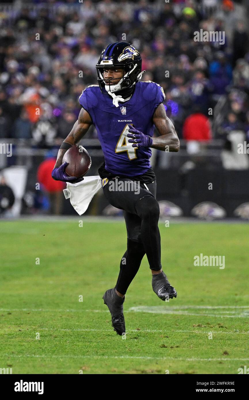 Baltimore Ravens wide receiver Zay Flowers (4) runs with the ball after ...