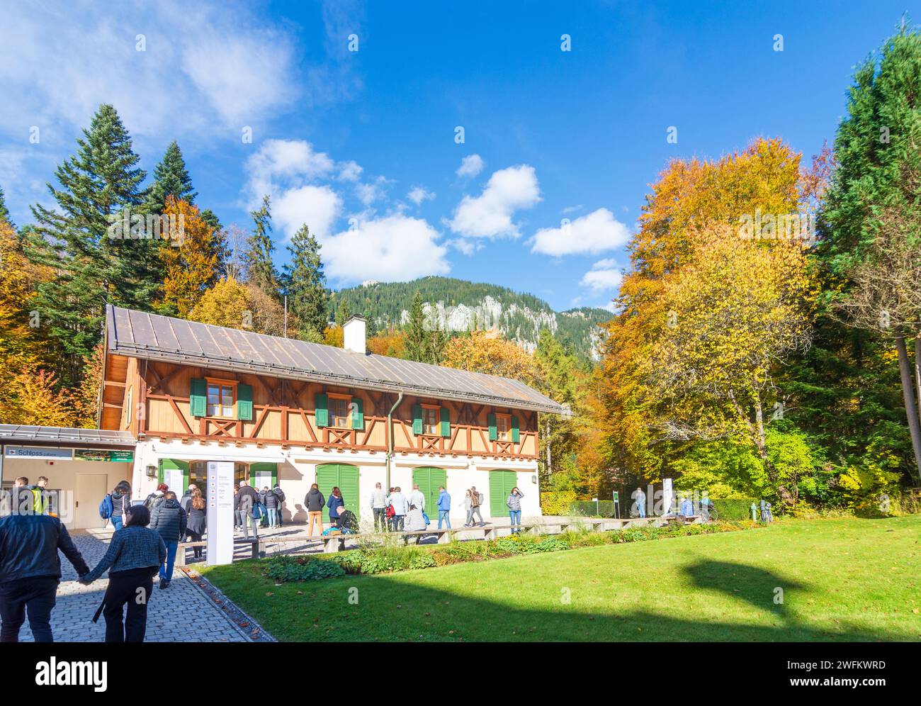 Ettal: entrance building to Schloss Linderhof Palace, autumn colors in ...