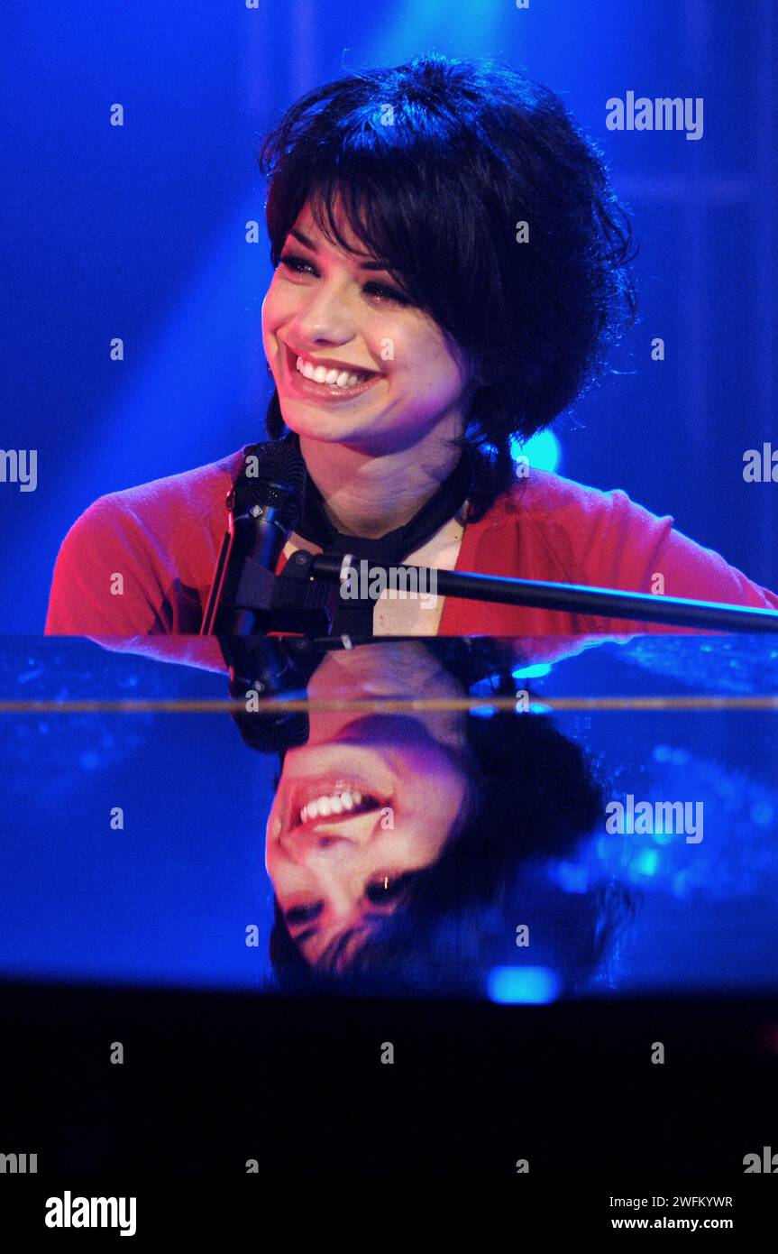 Cantante italiana dolcenera hi-res stock photography and images - Alamy