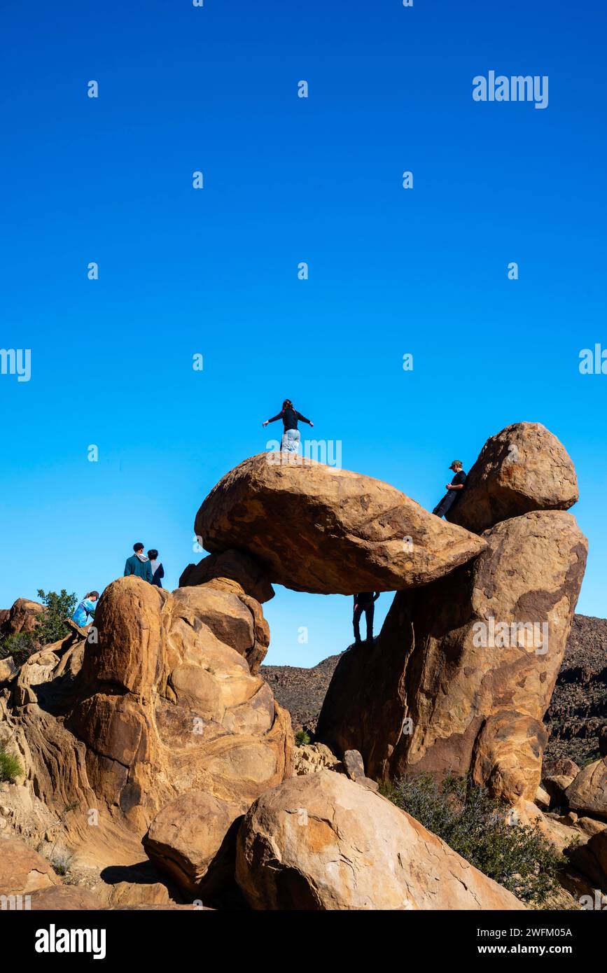 Big balanced rock trail hi-res stock photography and images - Alamy