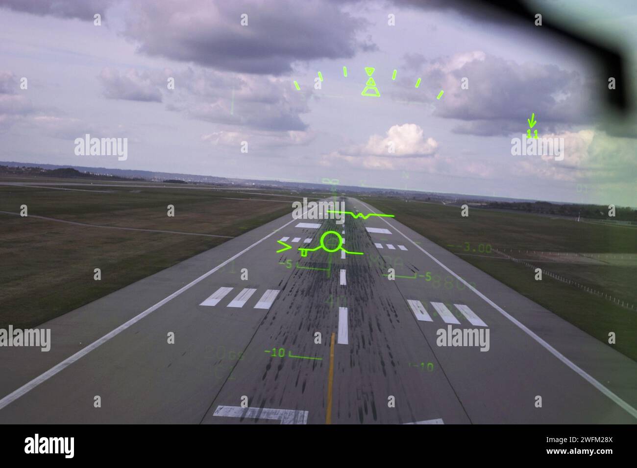 Poste de pilotage avion commandes hi-res stock photography and images ...