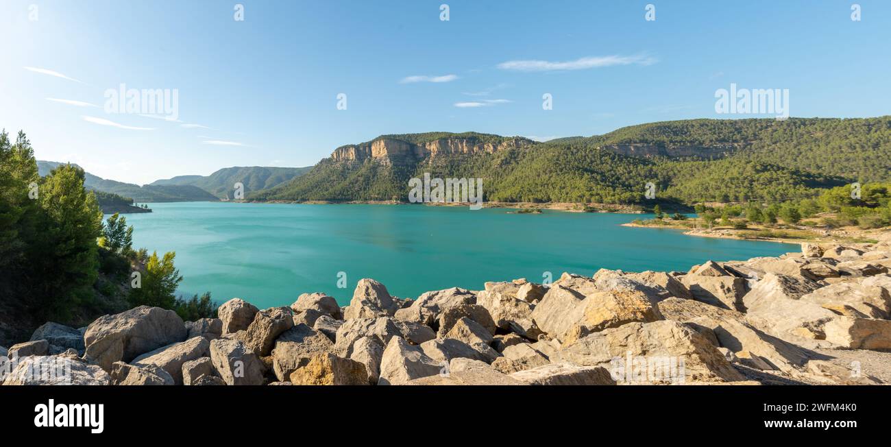 Panorama view over Embassament d'Arenos, Montanejos, Spain. Scenic ...