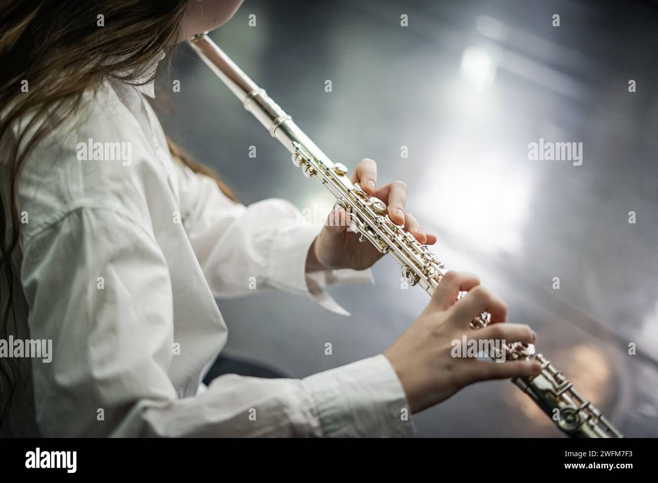 Transverse flute hi-res stock photography and images - Alamy