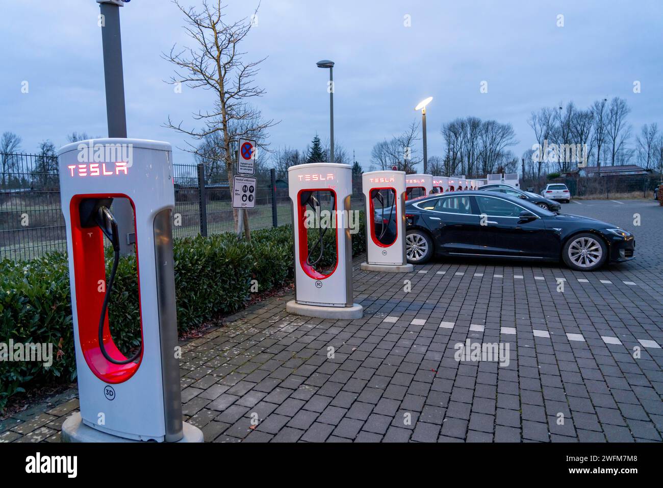 Tesla Supercharger Station, fast charging stations from Tesla ...