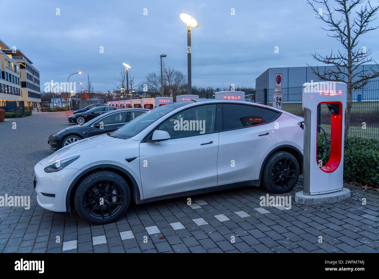 Tesla Supercharger Station, fast charging stations from Tesla ...