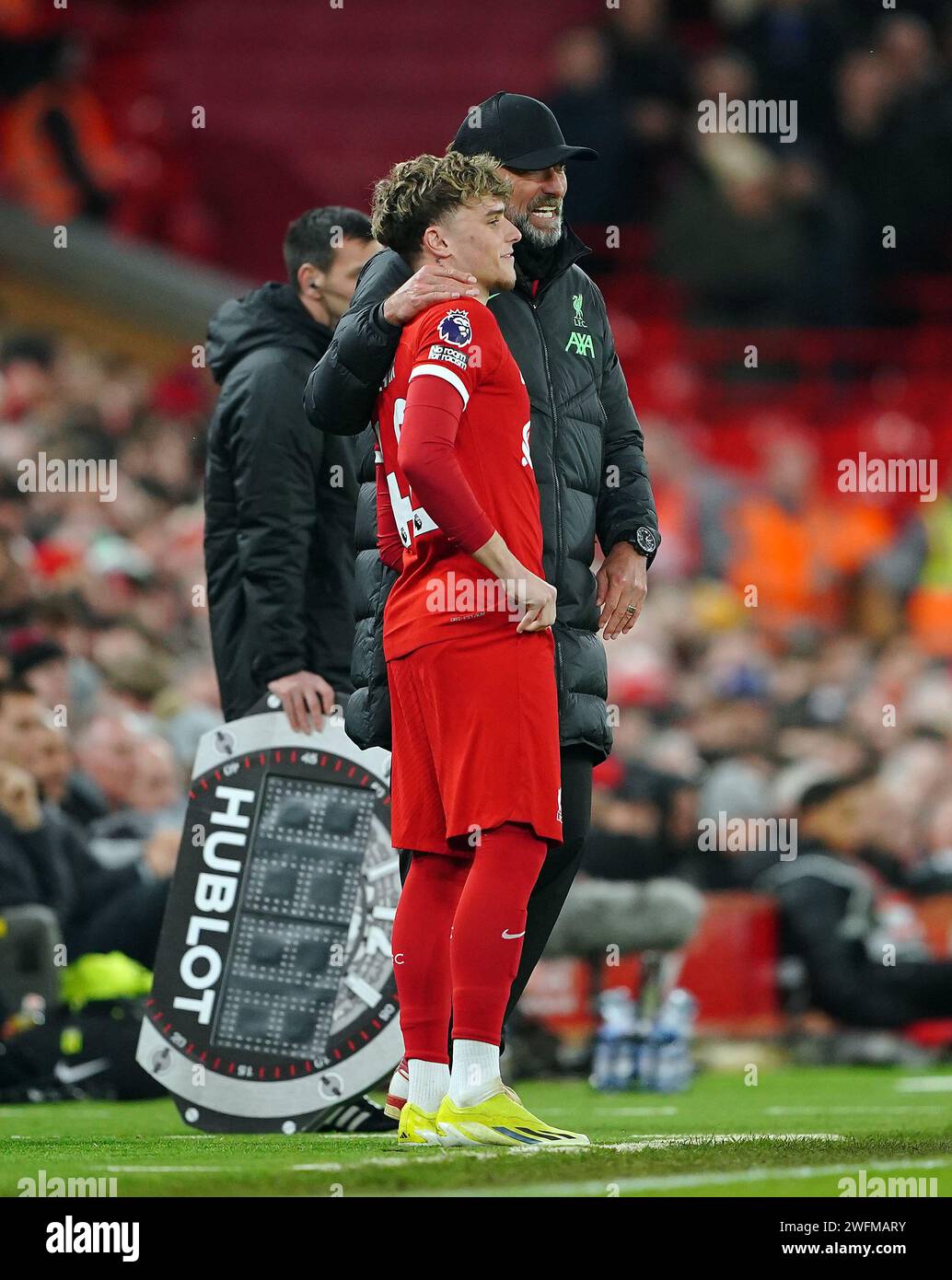 Liverpool manager Jurgen Klopp and Bobby Clark during the Premier ...