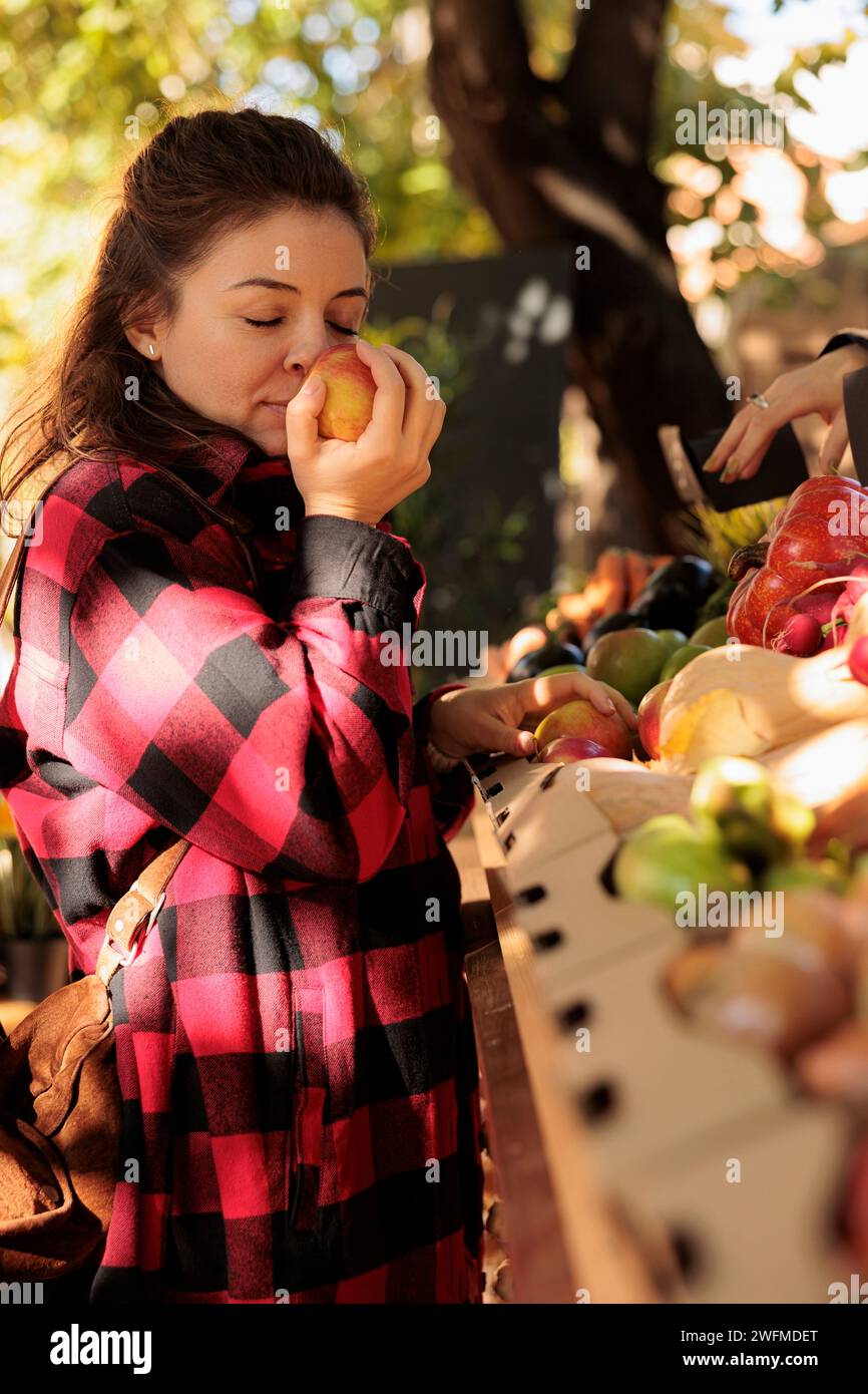 Smelling produce farmer market hi-res stock photography and images - Alamy