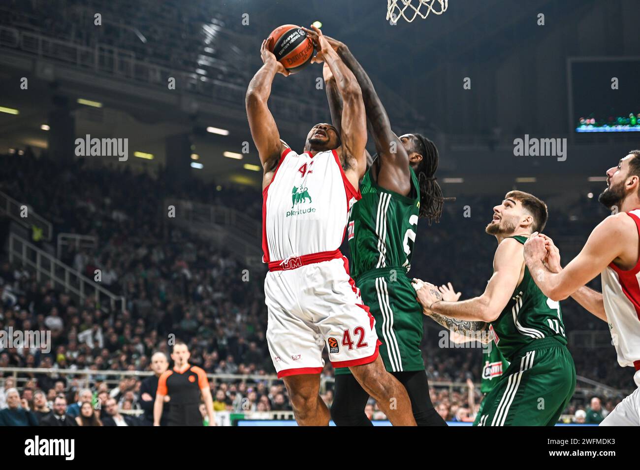Athens, Greece. 31st Jan, 2024. 42 Kyle Hines of EA7 Emporio Armani ...