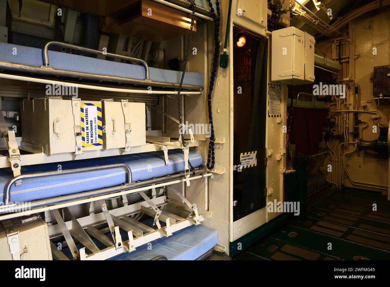 The Flore S645 was a Daphne-class French submarine. Launched in 1960 ...