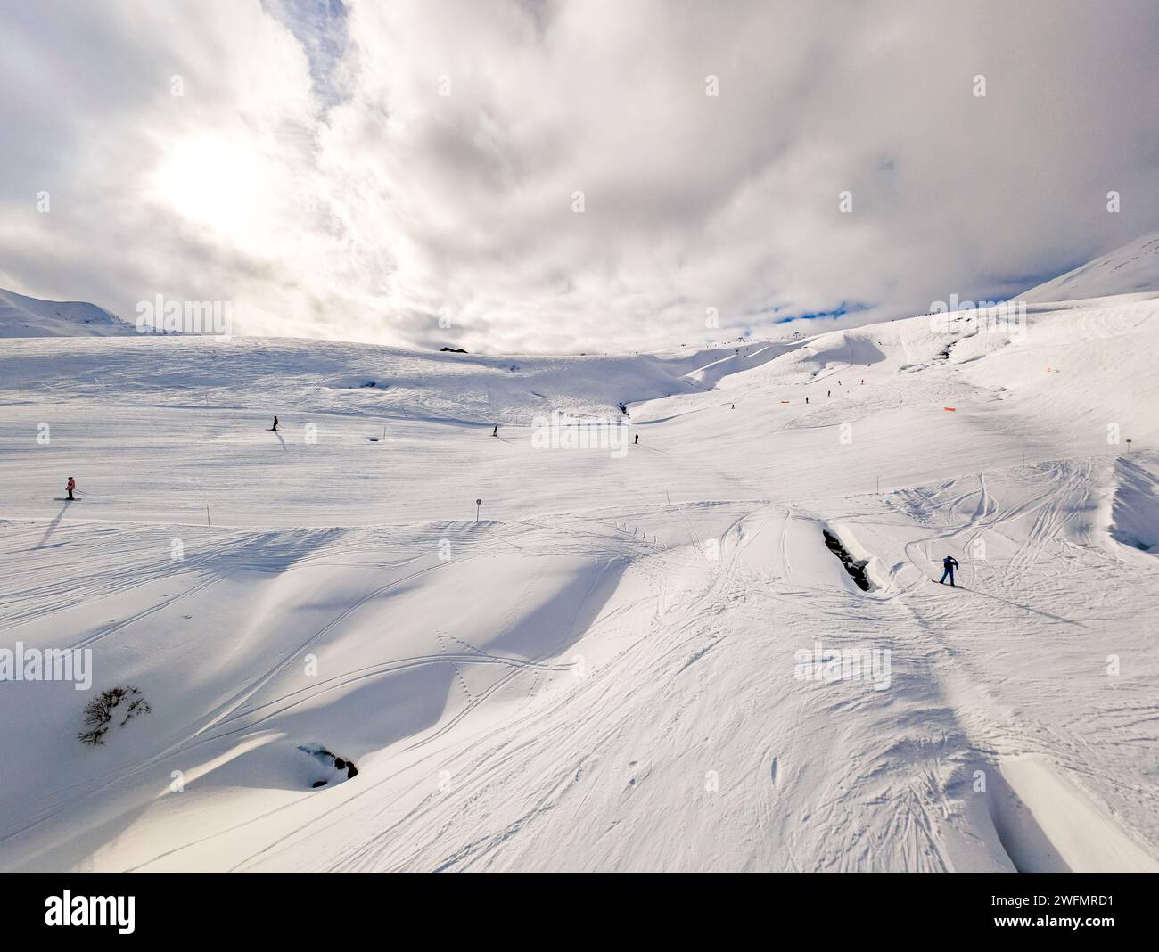Les contamines france ski resort hi-res stock photography and images ...