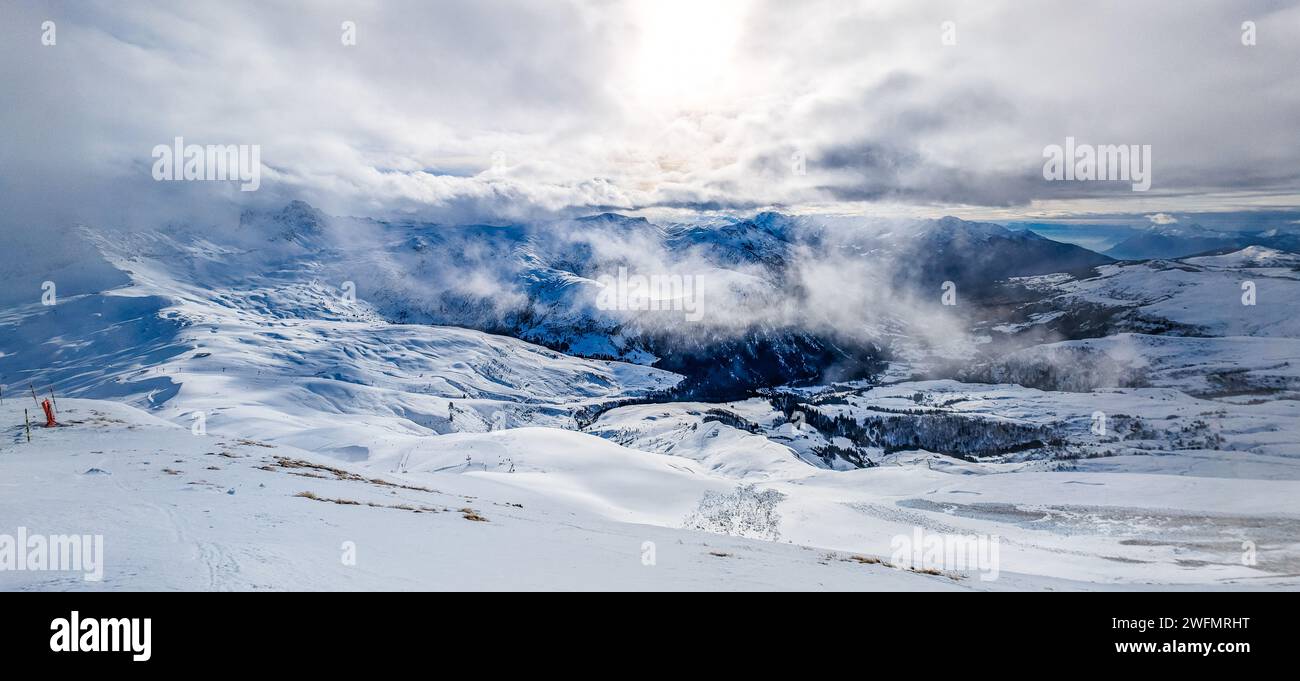 Les contamines france ski resort hi-res stock photography and images ...