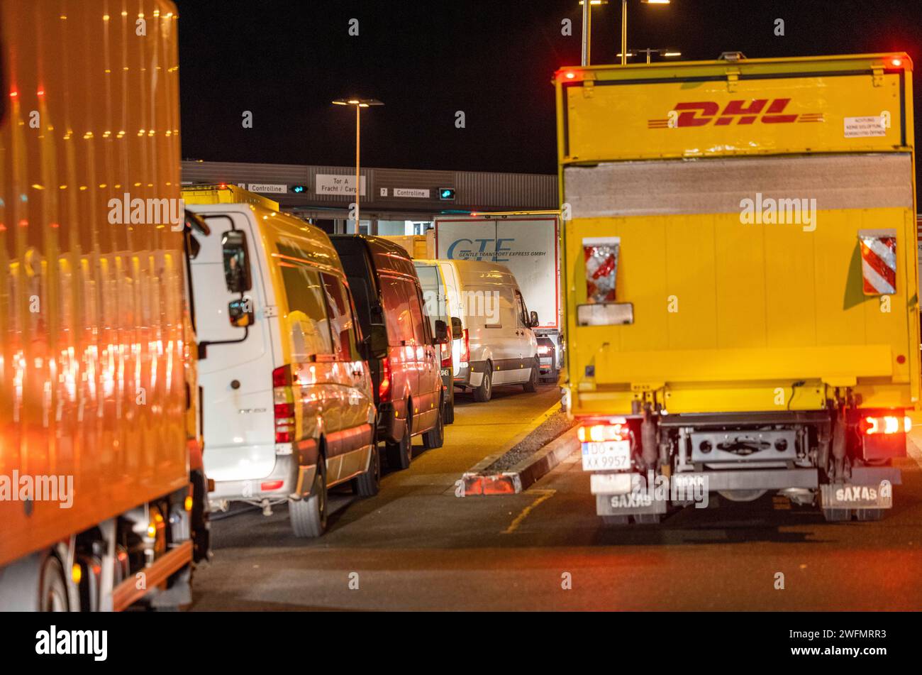 Queue of trucks hi-res stock photography and images - Alamy