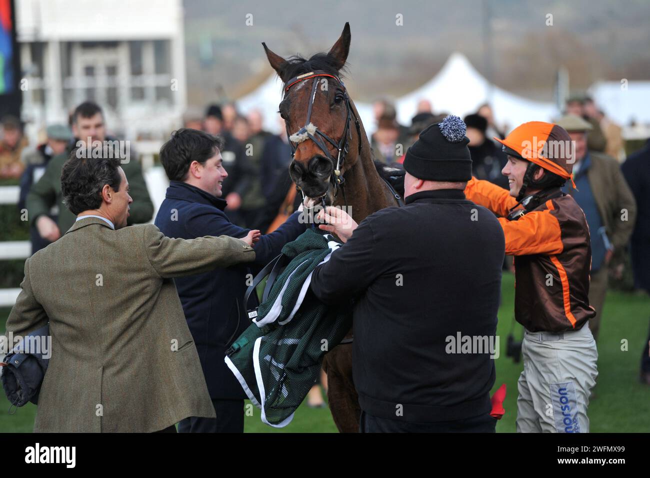 Harry cobden in the winners enclosure hi-res stock photography and ...