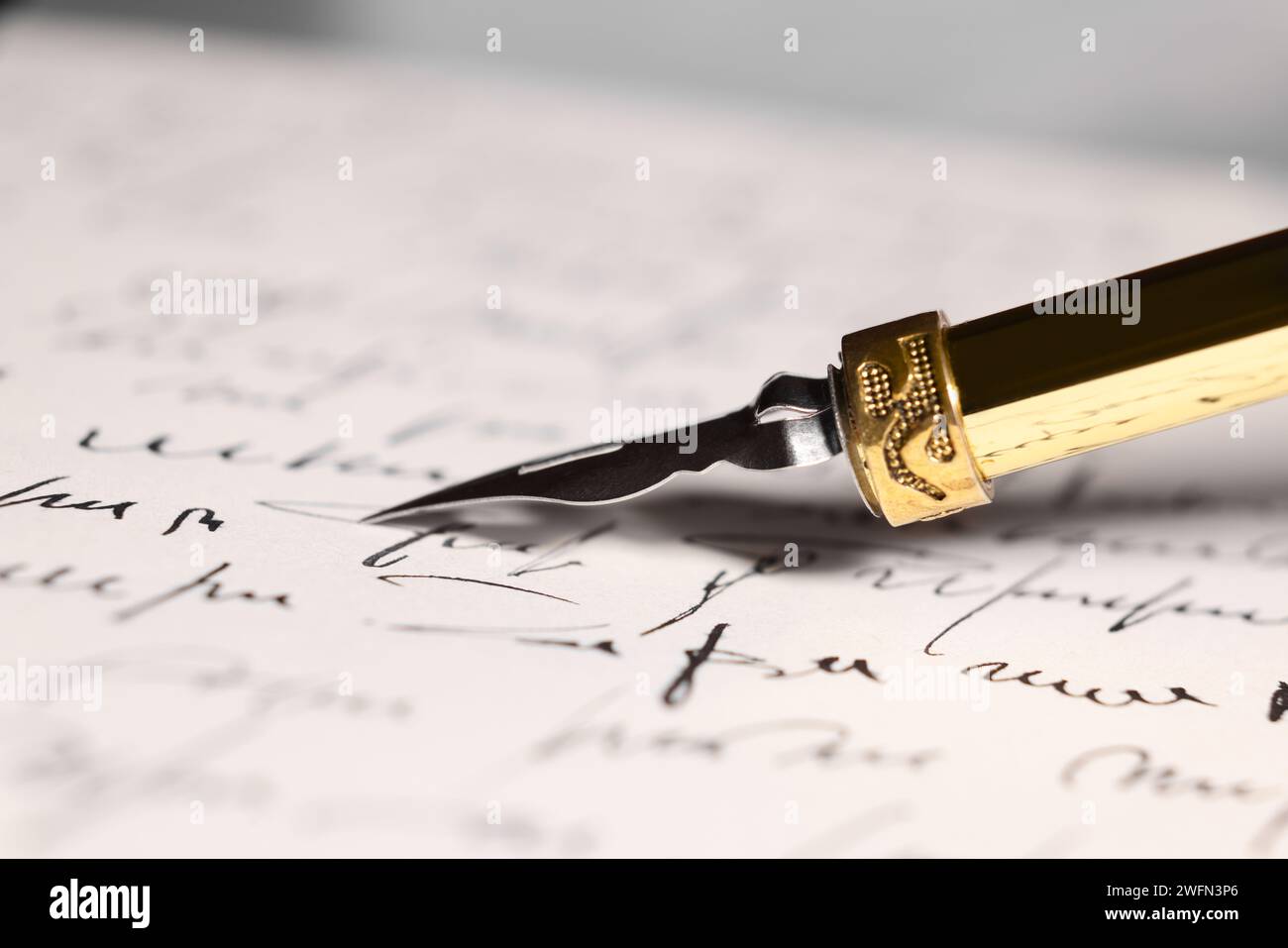 Writing letter hi-res stock photography and images - Alamy