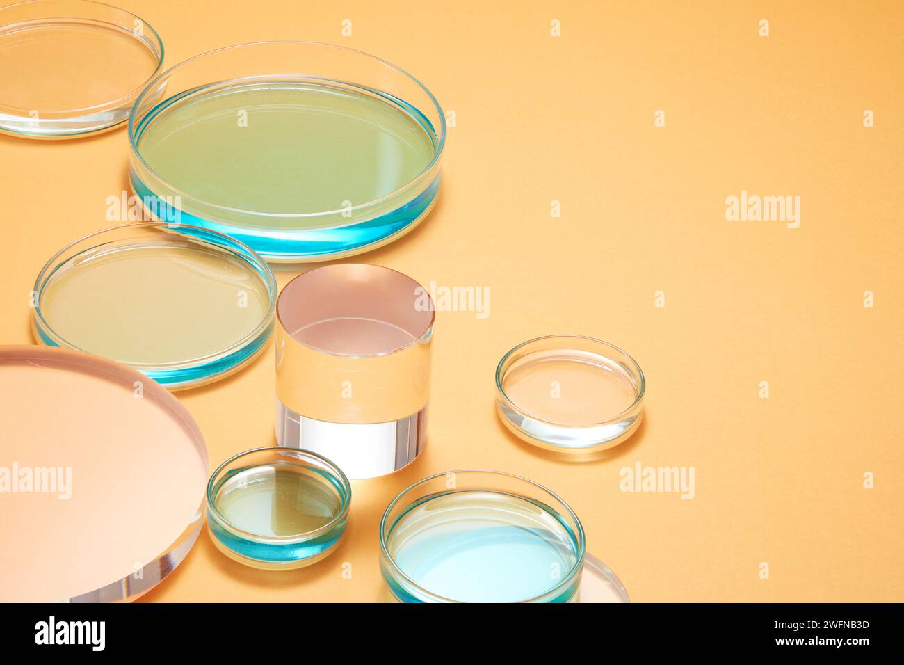 Cylinder and round podiums hi-res stock photography and images - Alamy