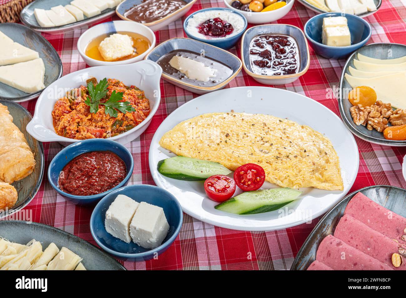 Breakfast table. Traditional Turkish Breakfast Table (Serpme Kahvaltı ...