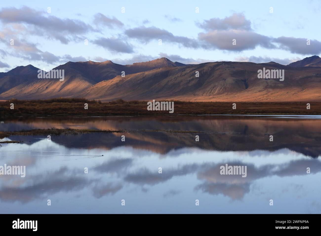 Two lake highway hi-res stock photography and images - Alamy