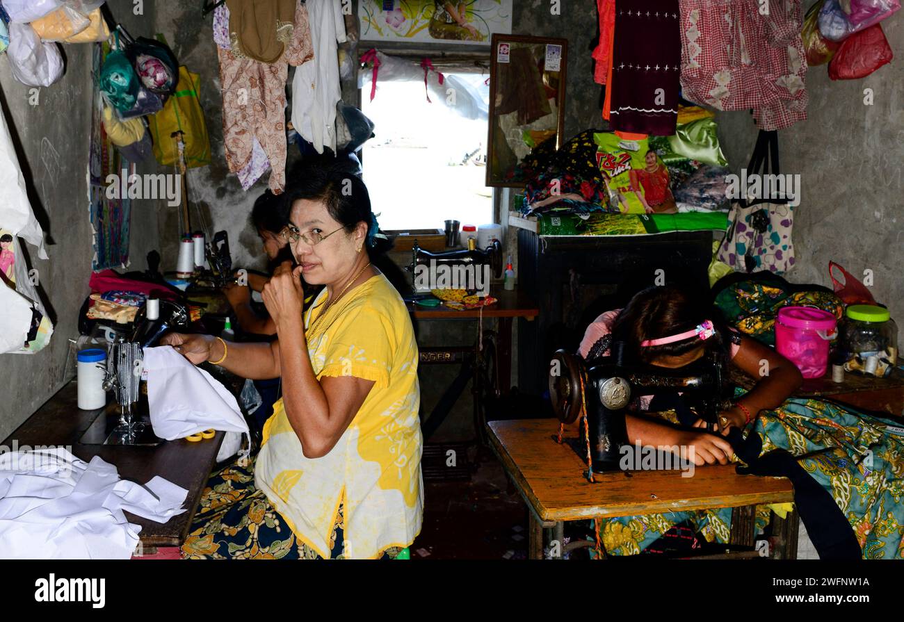 Tailor shop hi-res stock photography and images - Alamy