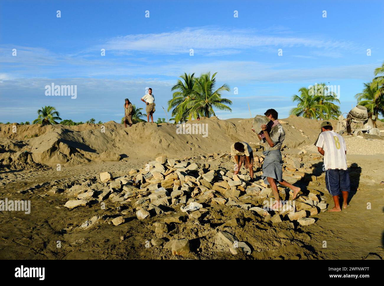 Construction site at beach hi-res stock photography and images - Alamy