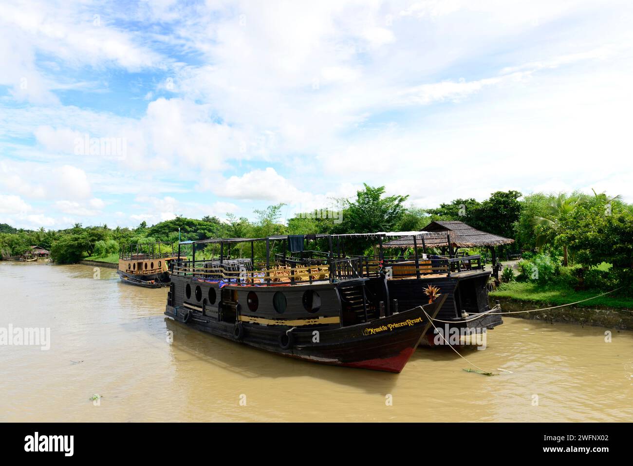 Life by the small rivers around Mrauk-U in Rakhine state, Myanmar Stock ...