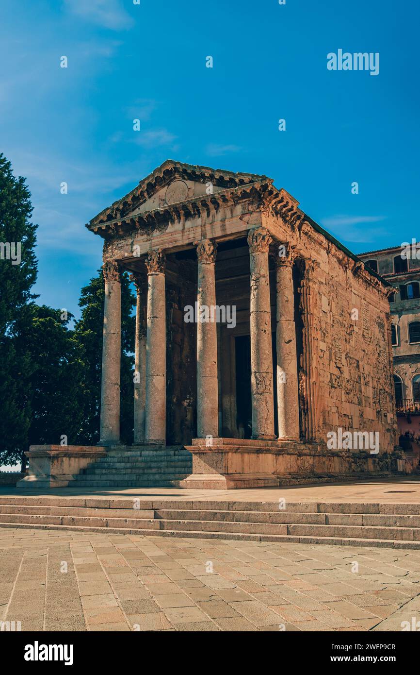 Temple of Augustus in Pula, Croatia Stock Photo - Alamy
