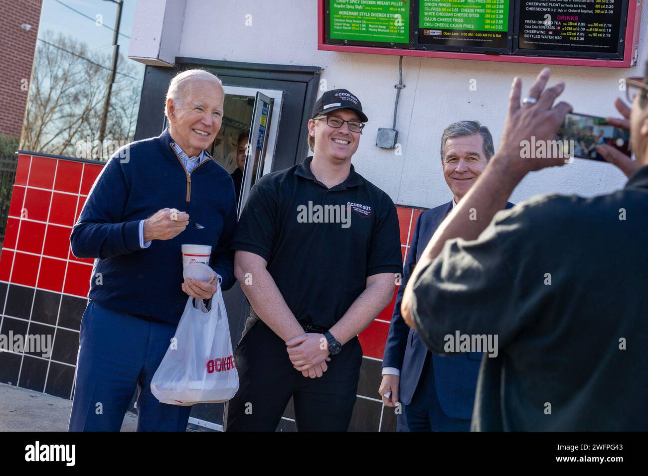 Family en route home hi-res stock photography and images - Alamy