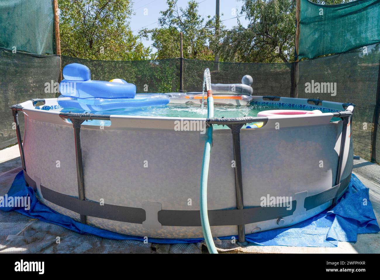 Plastic pool hi-res stock photography and images - Alamy