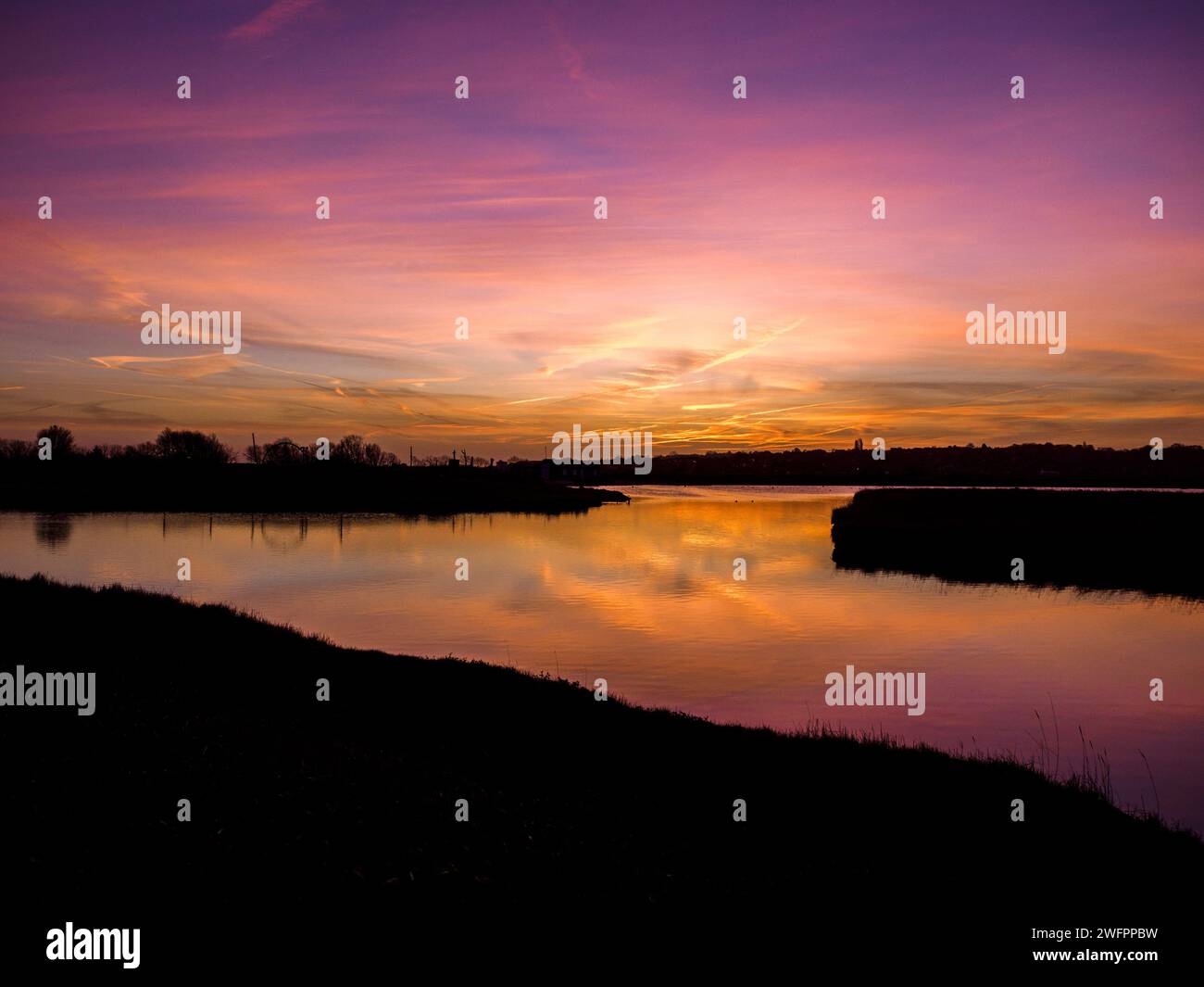 Sheerness, Kent, UK. 1st Feb, 2024. UK Weather: stunning Saharan dust ...
