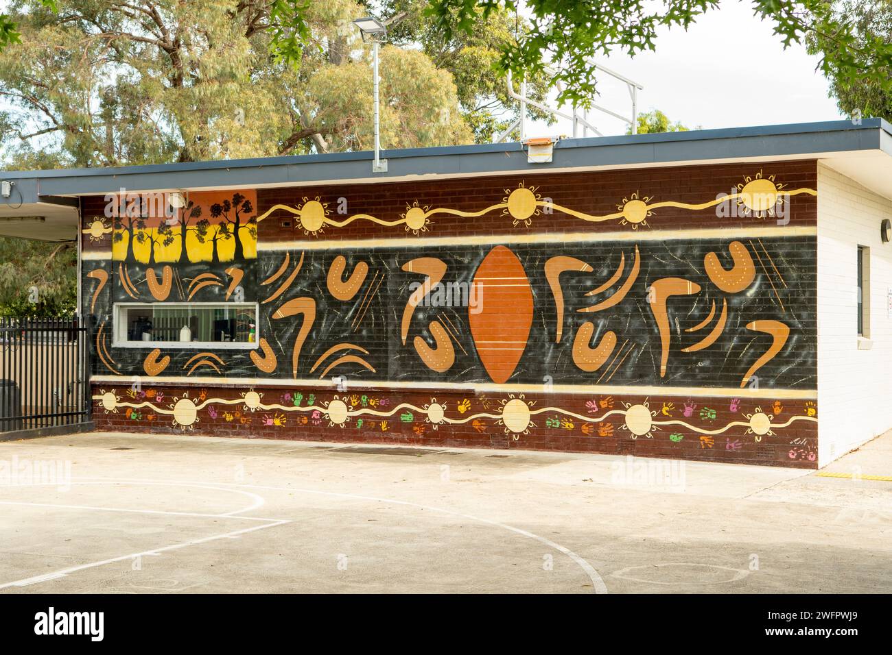 Indigenous Street Art, Gilbert Lane, Dandenong, Victoria, Australia ...