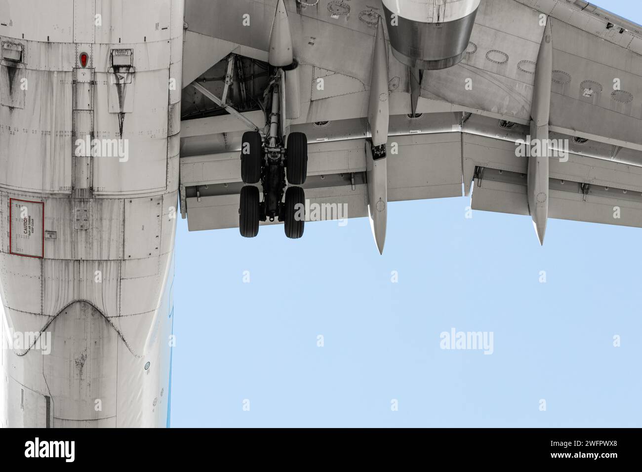 Close up image underneath a Tui Boeing 757-200 landing at Manchester ...