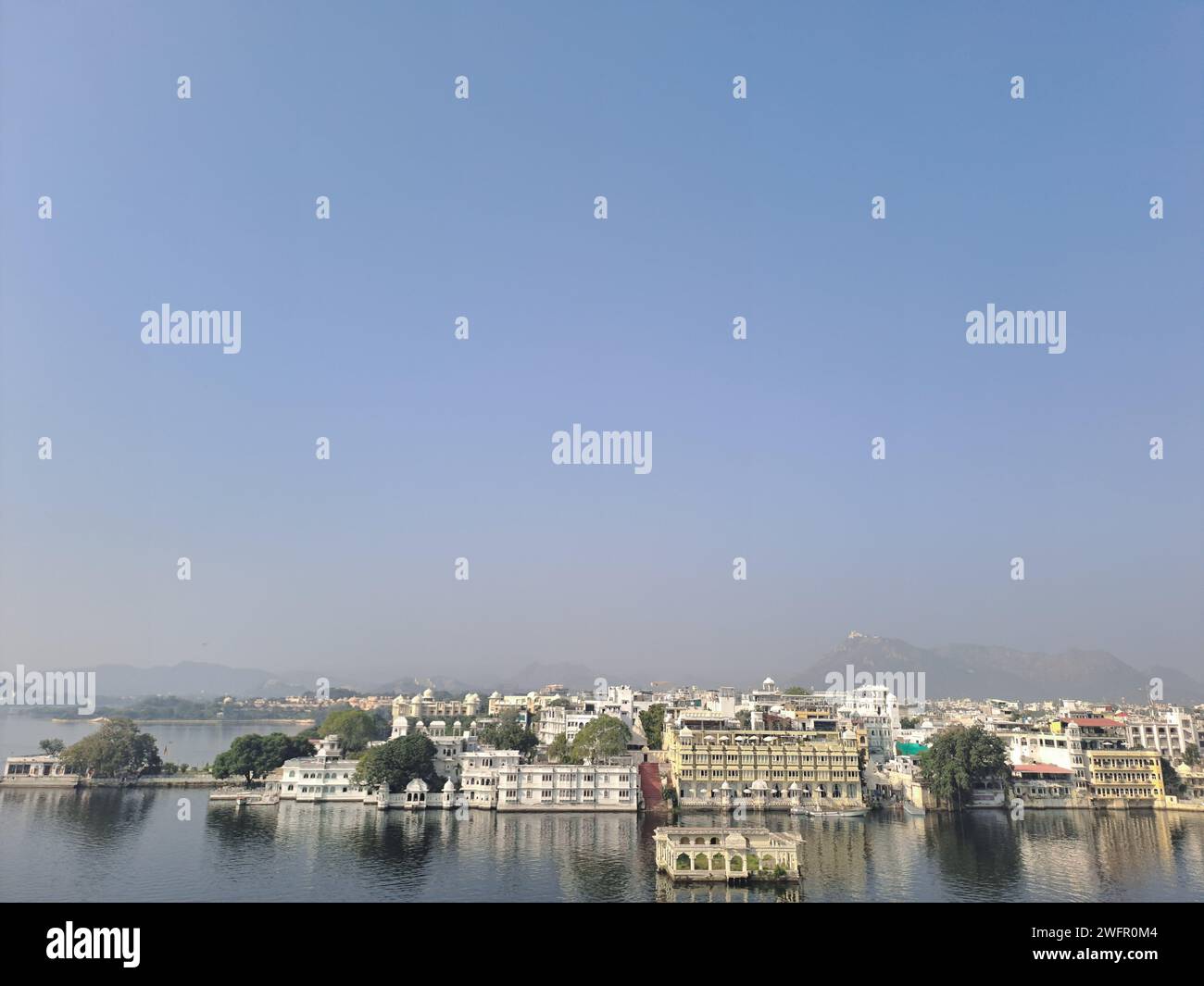 Udaipur skyline hi-res stock photography and images - Alamy