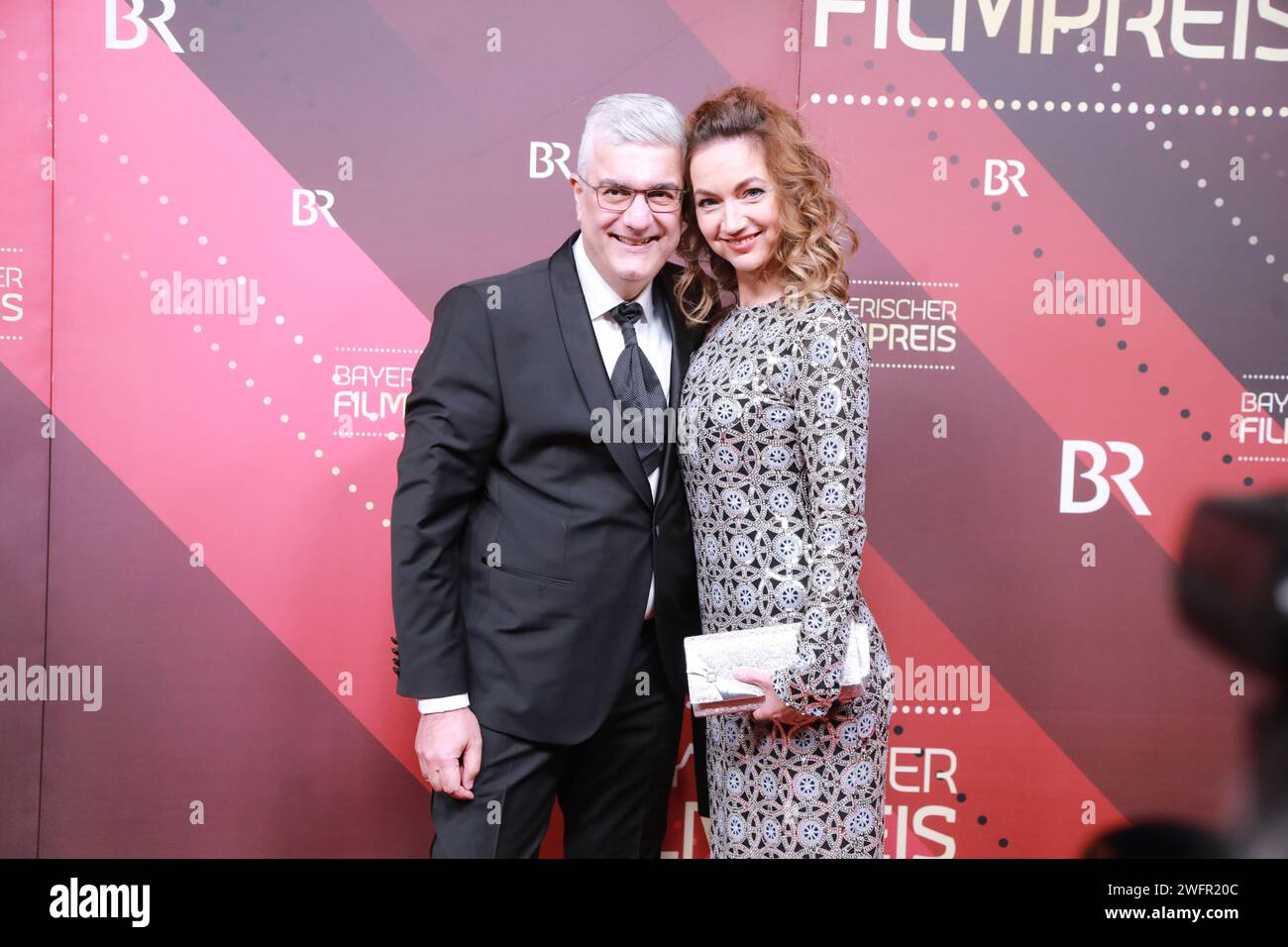 Stephen A. Sikder mit Ehefrau Kristin Naefe bei der Verleihung des 45 ...