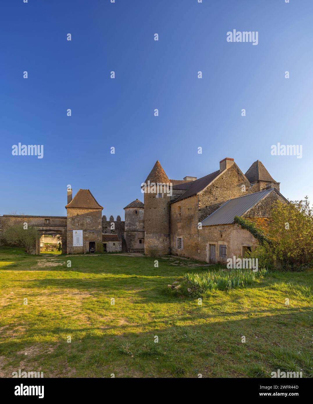 Chateau de pontus de tyard hi-res stock photography and images - Alamy