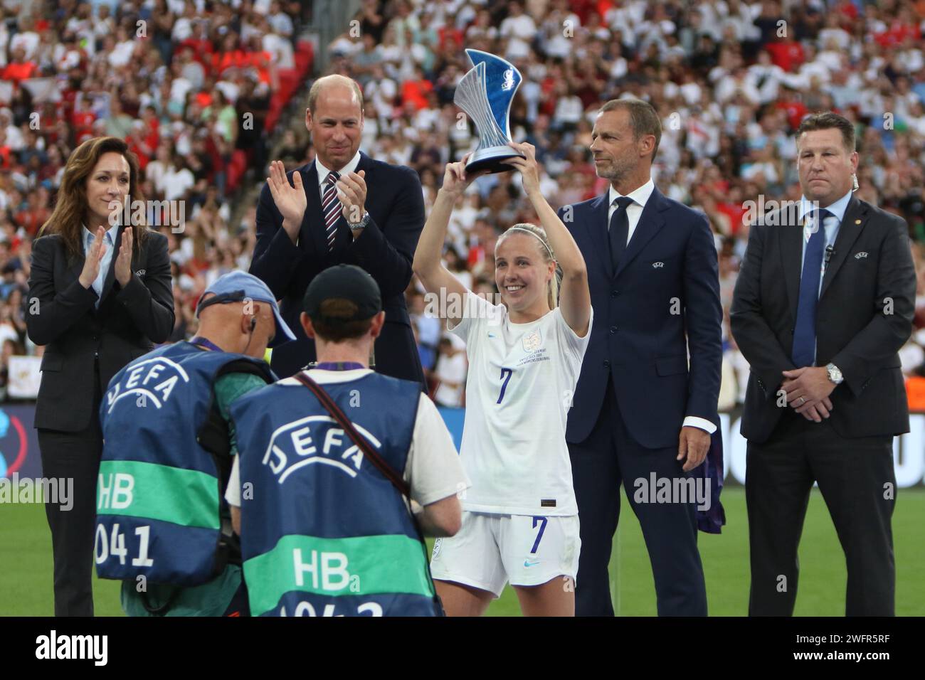 Beth Mead receives trophy UEFA Women's Euro Final 2022 England v ...