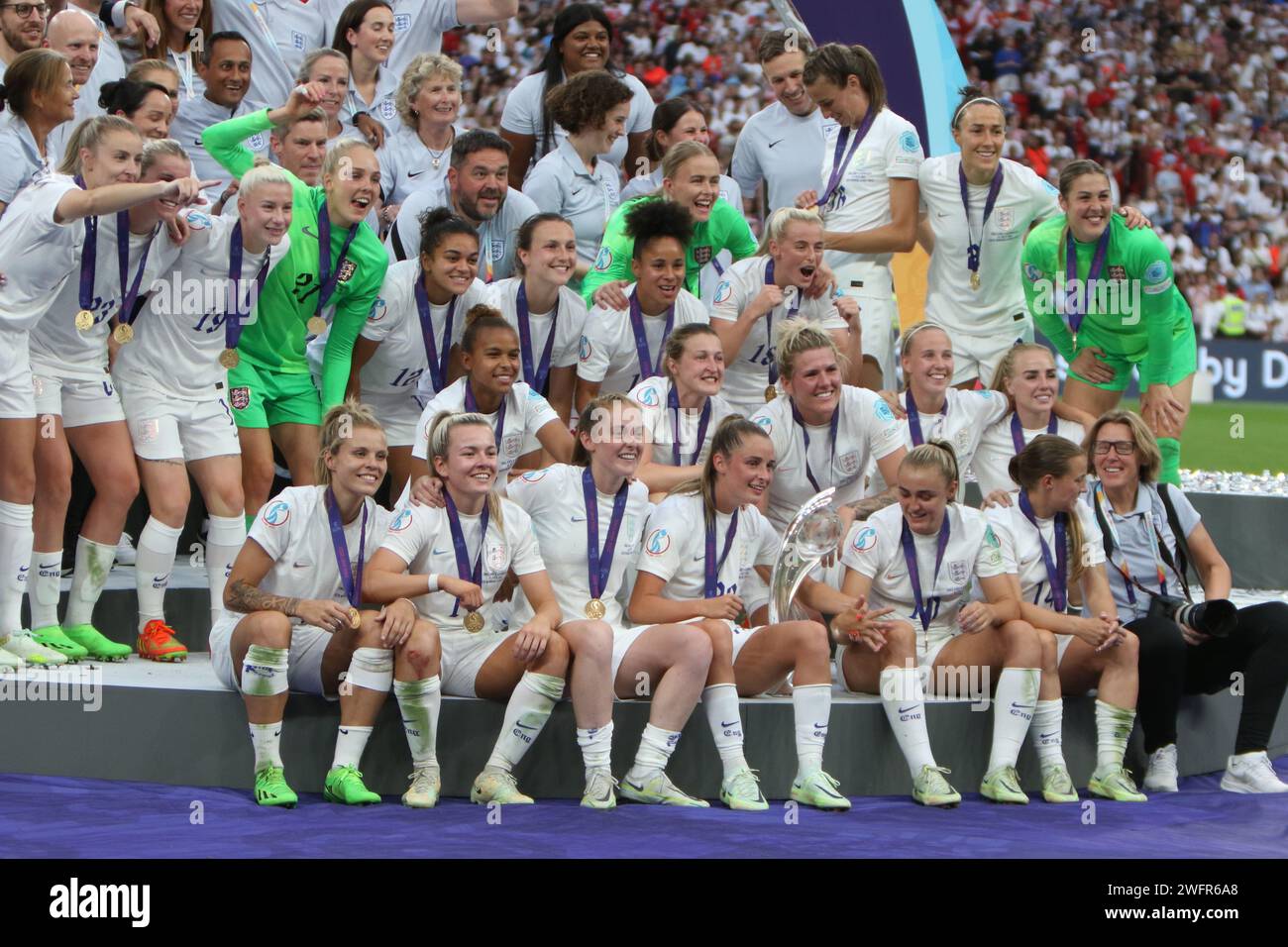 England squad lift trophy UEFA Women's Euro Final 2022 England v ...